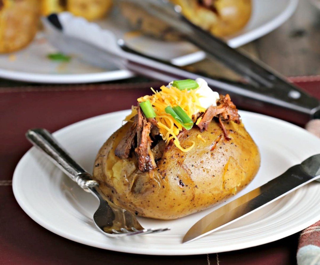 Slow Cooker Beefy BBQ Spuds - Life, Love, and Good Food